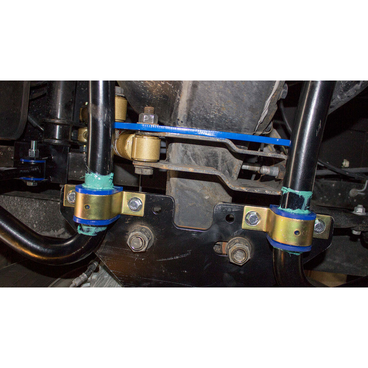 SuperSteer SS2426R Rear Quad Shock Kit Ford F53 V10 24-26K – ShockWarehouse